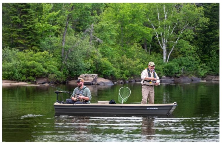 5 Best Pond Boats for Relaxing Days on the Water